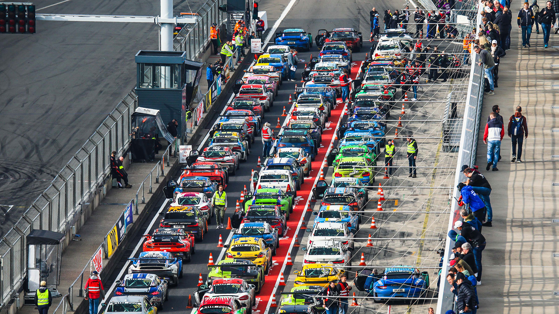 Fotoalbum: 12h Nürburgring – die Premiere | ADAC Nürburgring ...
